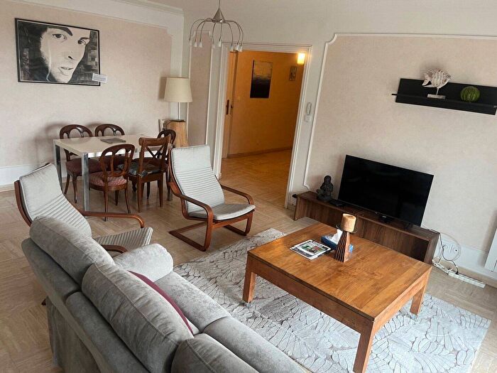 Appartement à louer - La Métare Le Portail Rouge, Saint-Étienne - 5 pièces - 3 chambres