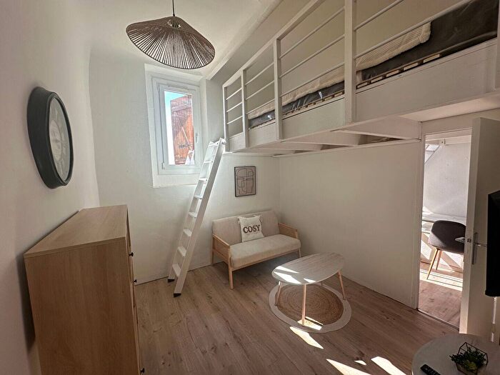 Appartement à louer - Centre Ville, Aix-en-Provence - 2 pièces - 1 chambre