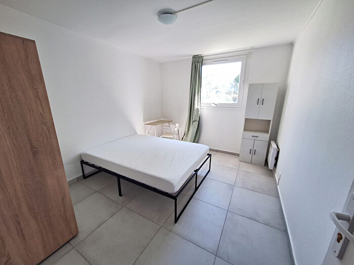 Noisy-le-Grand, Est : Appartement 1 pièce à louer