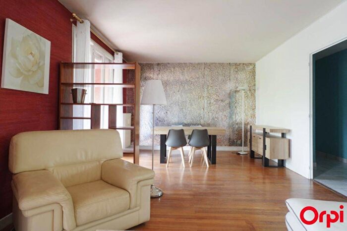 Appartement à louer - Centre Ville, Tassin-la-Demi-Lune - 5 pièces - 3 chambres