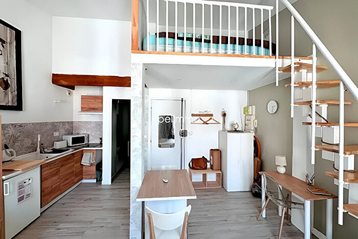 Appartement à louer - Salon-de-Provence, Centre-ville - 1 pièce