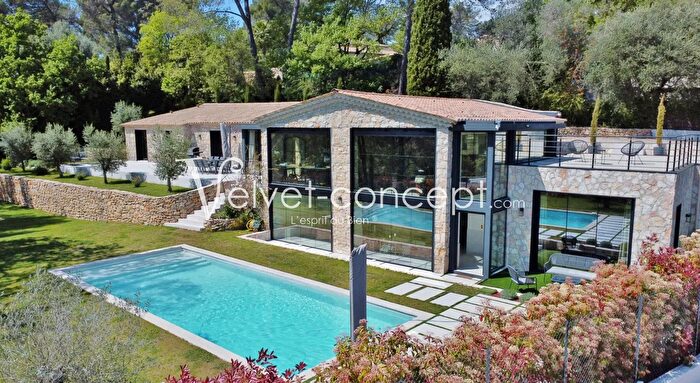 Maison 8 pièces à Valbonne, Bourerelle, Saint-Hélène, Font Martine, à vendre