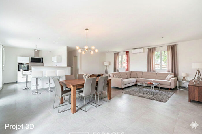 Maison à vendre - Saint-Étienne-la-Varenne - 5 pièces - 3 chambres