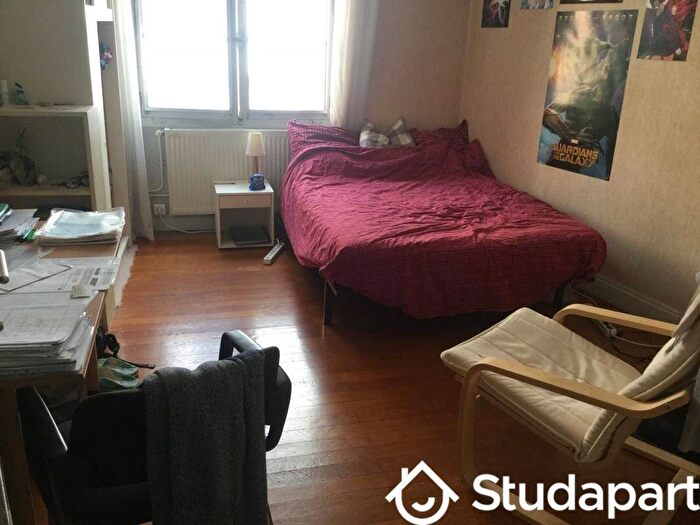 Appartement à louer - Championnet-Caserne de Bonne, Grenoble - 1 pièce - 3 chambres