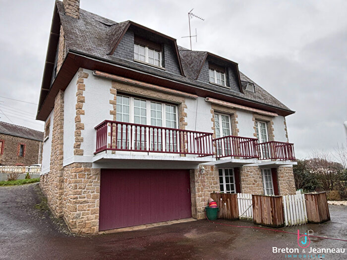 Maison à vendre - Ambrières-les-Vallées - 5 pièces - 4 chambres