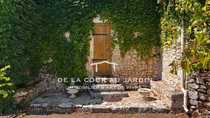 Maison 8 pièces à Roquecor, à vendre