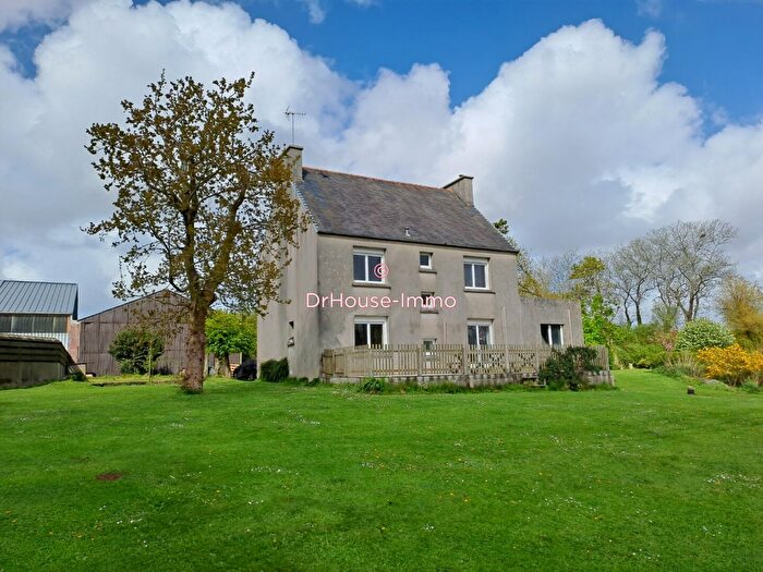 Maison 6 pièces à vendre à Kernilis
