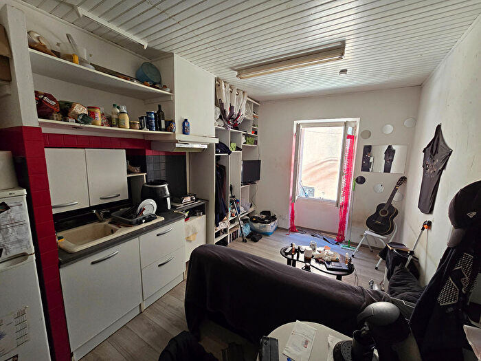 Saint-Maximin-la-Sainte-Baume, Centre-ville - Appartement 1 pièce à vendre