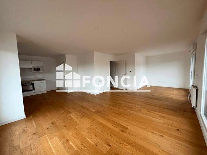 Appartement à louer - Amiens - 4 pièces - 3 chambres