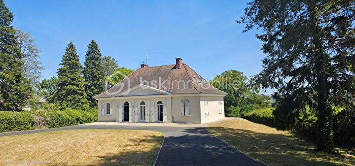 Maison 7 pièces à vendre à Saint-Rémy-en-Rollat