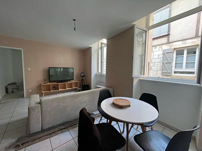 Appartement à louer - Centre Ville, Bourges - 2 pièces - 1 chambre