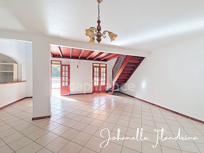 Maison 5 pièces à louer à Capesterre-Belle-Eau