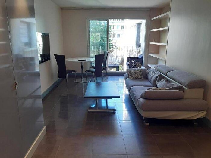 Appartement à louer - Auteuil Nord, Paris ème arrondissement - 3 pièces - 2 chambres