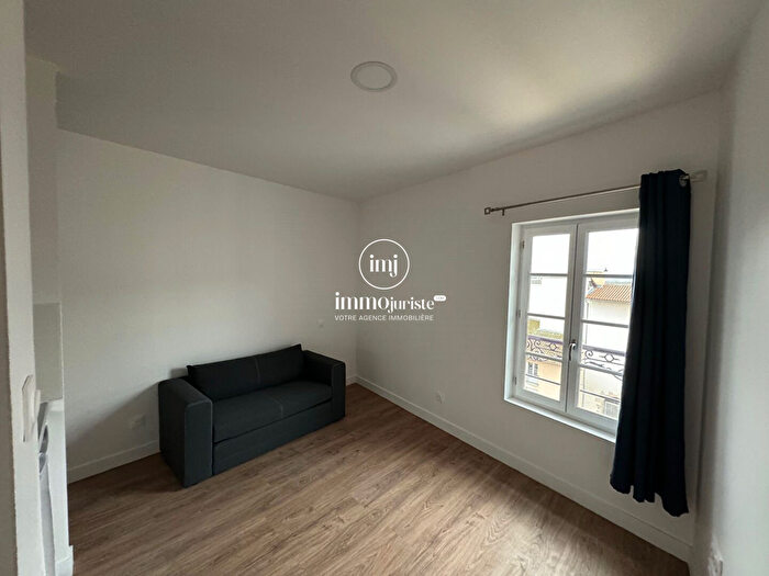 Appartement à louer - Limoges, Centre-ville, Hôtel de Ville, Emailleurs - 1 pièce