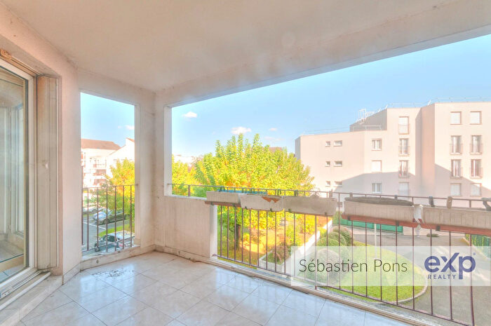 Appartement à vendre - Viry-Châtillon, Le Plateau - 4 pièces - 2 chambres