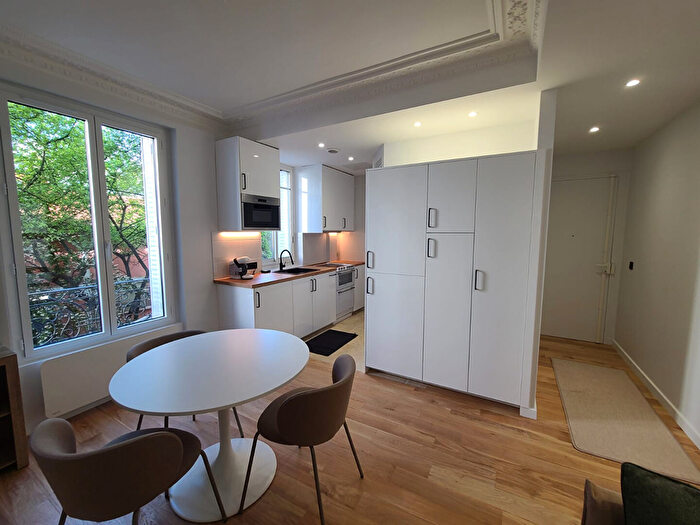 Courbevoie, Hôtel de ville - Appartement 2 pièces à louer