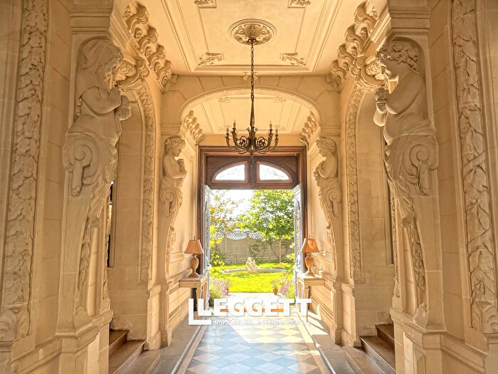 Maison à vendre - Mayenne, Nord Est - 15 pièces - 6 chambres