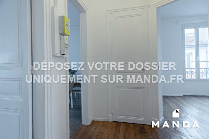 Appartement à louer - Montrouge, Le vieux Montrouge - 3 pièces - 2 chambres