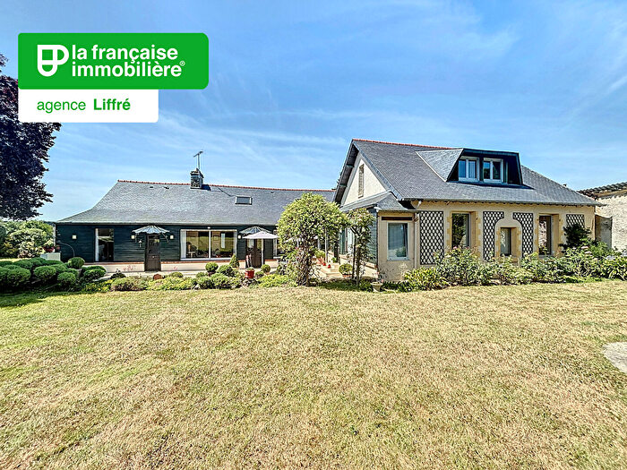 Maison à vendre - Liffré - 8 pièces - 4 chambres