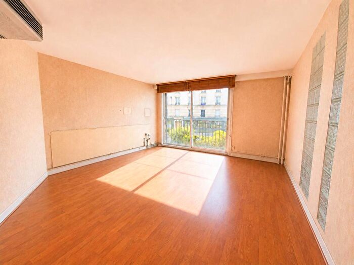 Paris 18ème, Jules Joffrin : Appartement 5 pièces à vendre