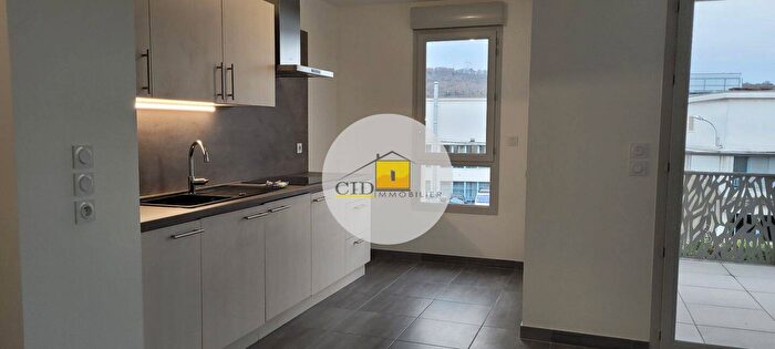 Centre et RN, La Verpillière - Appartement 3 pièces à louer