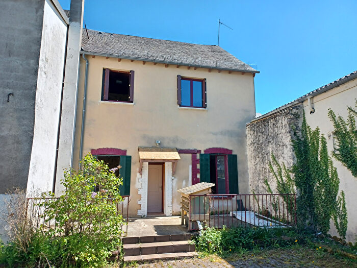 Maison à vendre - Mauriac - 5 pièces - 3 chambres