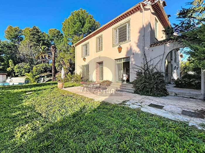 Maison 8 pièces à Saint-Paul-de-Vence, à vendre