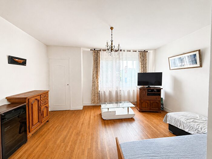 Cran-Gevrier, Centre-ville, Le Vernay, Les Iles : Appartement 2 pièces à vendre