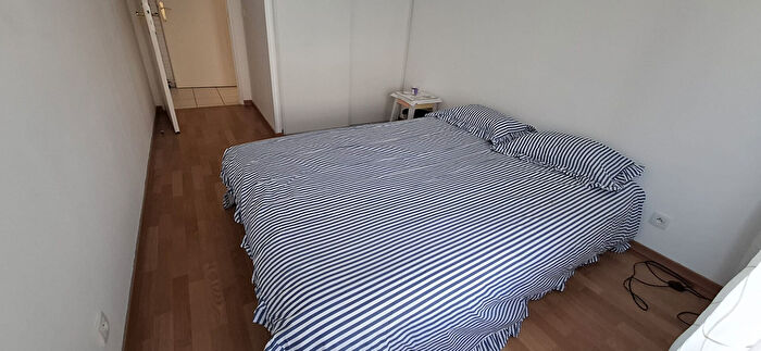 Appartement à louer - Corbeil-Essonnes, Pressoir, Prompt - 1 pièce - 1 chambre