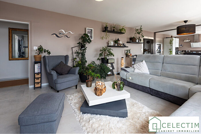 Pontarlier, Village, Les Grands Planchants : Appartement 5 pièces à vendre