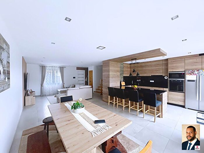 Maison à vendre - Savigny-sur-Orge, Plateau - 7 pièces - 6 chambres