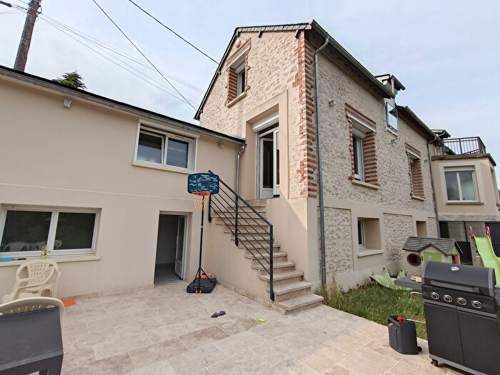 Maison 8 pièces à vendre à Saint-Ay