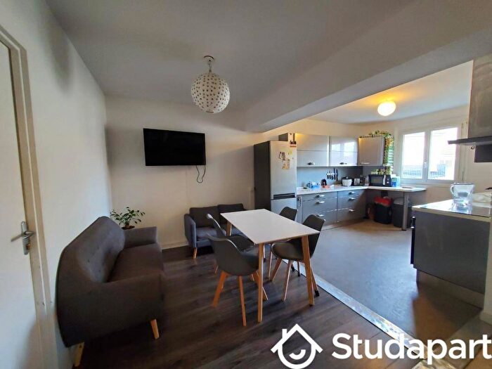 Appartement à louer - Croix Blanche Nord, Saint-André-les-Vergers - 1 pièce - 2 chambres