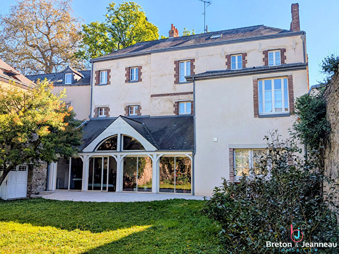 Laval, Les Pommeraies : Maison 11 pièces à vendre