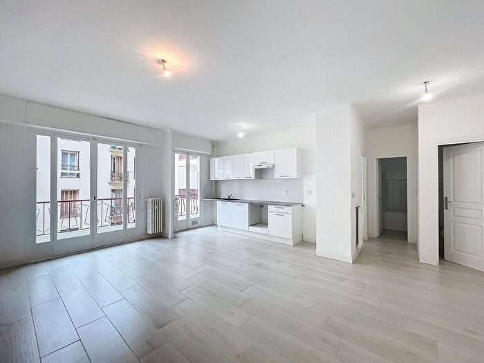 Appartement à louer - Saint Philippe, Nice - 2 pièces - 1 chambre