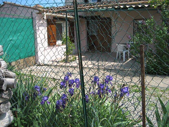 Appartement à louer - Cerisaie-Pont dAups-Sainte Cile-Beaussaret, Draguignan - 1 pièce