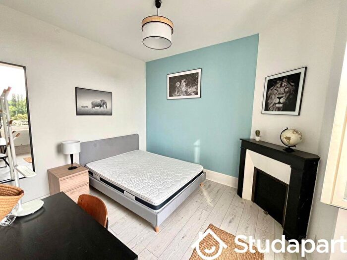 Vieil Angoulême-Centre Ville : Appartement 1 pièce à louer