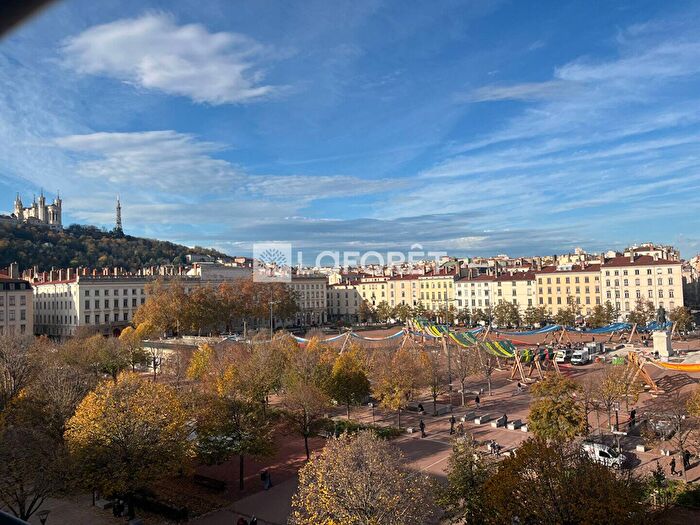 Appartement à louer - Ainay, Lyon ème arrondissement - 3 pièces - 2 chambres