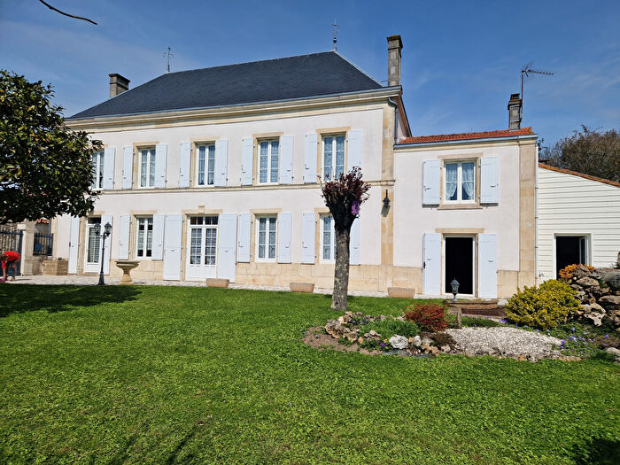 Maison 9 pièces à Breuil-la-Réorte, à vendre