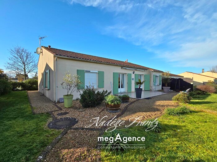 Maison à vendre - Aulnay - 4 pièces - 3 chambres