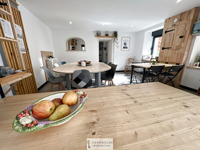 Maison à vendre - Saint-Julien-Molin-Molette - 7 pièces - 5 chambres