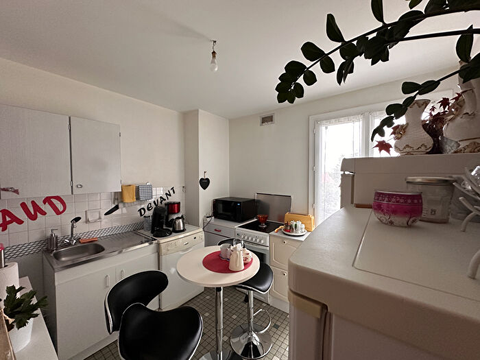 Appartement à vendre - Yzeure, Centre-ville - 3 pièces - 2 chambres