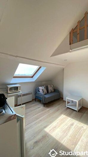 Appartement à louer - Cheminots-Acacias-Faubourg de Lille, Valenciennes - 1 pièce