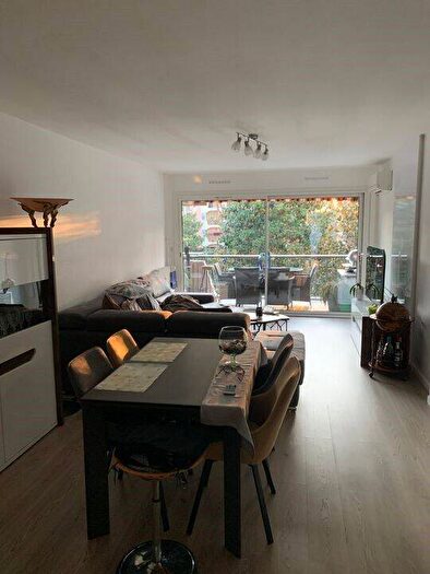 Appartement à louer - Le Grand Duc-Minelle, Mandelieu-la-Napoule - 2 pièces - 1 chambre