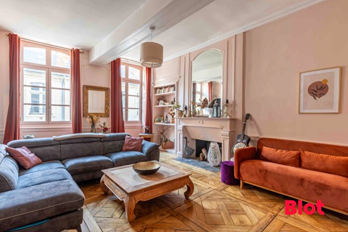 Appartement à vendre - Quartiers Centre, Centre-ville - 5 pièces - 3 chambres