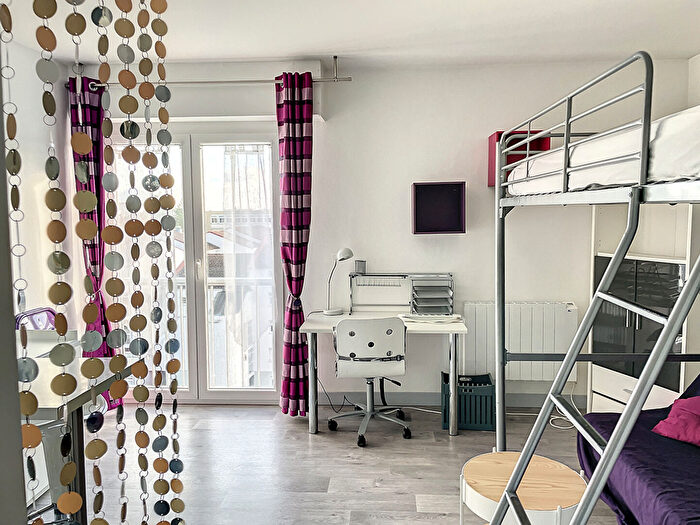 Appartement à louer - Nancy, Poincaré, Foch, Anatole France, Croix de Bourgogne - 1 pièce