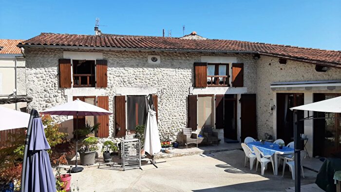 Maison à vendre - Saint-Séverin - 7 pièces - 3 chambres