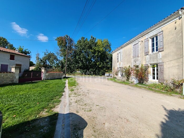 Maison à vendre - Aumagne - 4 pièces - 2 chambres