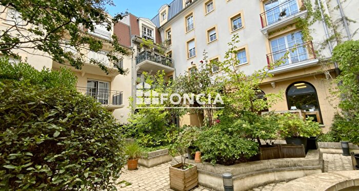 Appartement 4 pièces à Le Plessis-Robinson, Coeur de Ville, à vendre