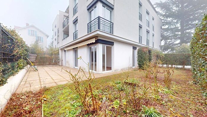 Appartement à louer - Centre Ville, Tassin-la-Demi-Lune - 3 pièces - 2 chambres